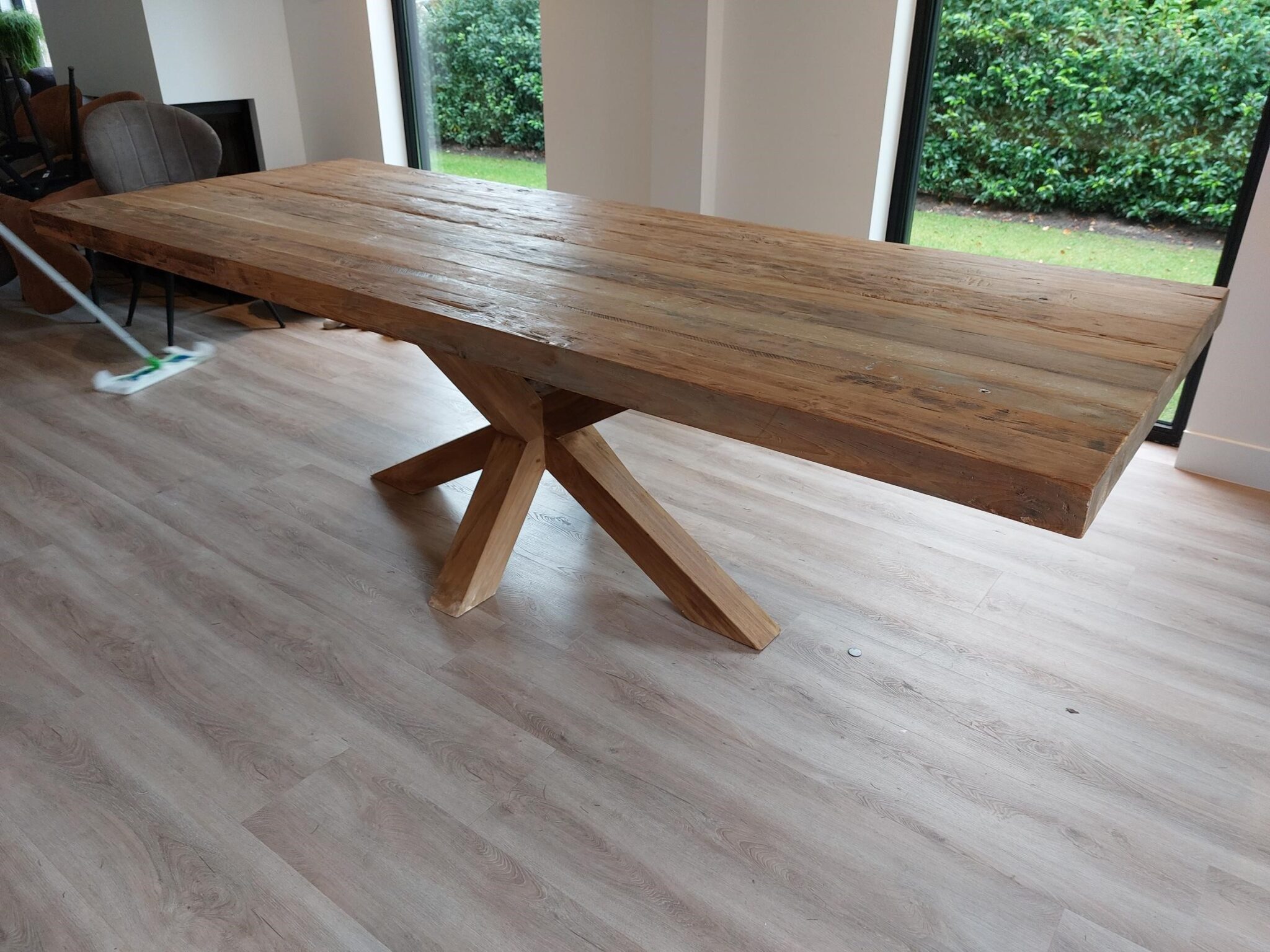 Tafel met houten matrixpoot - Specialist in Teak Maatwerk