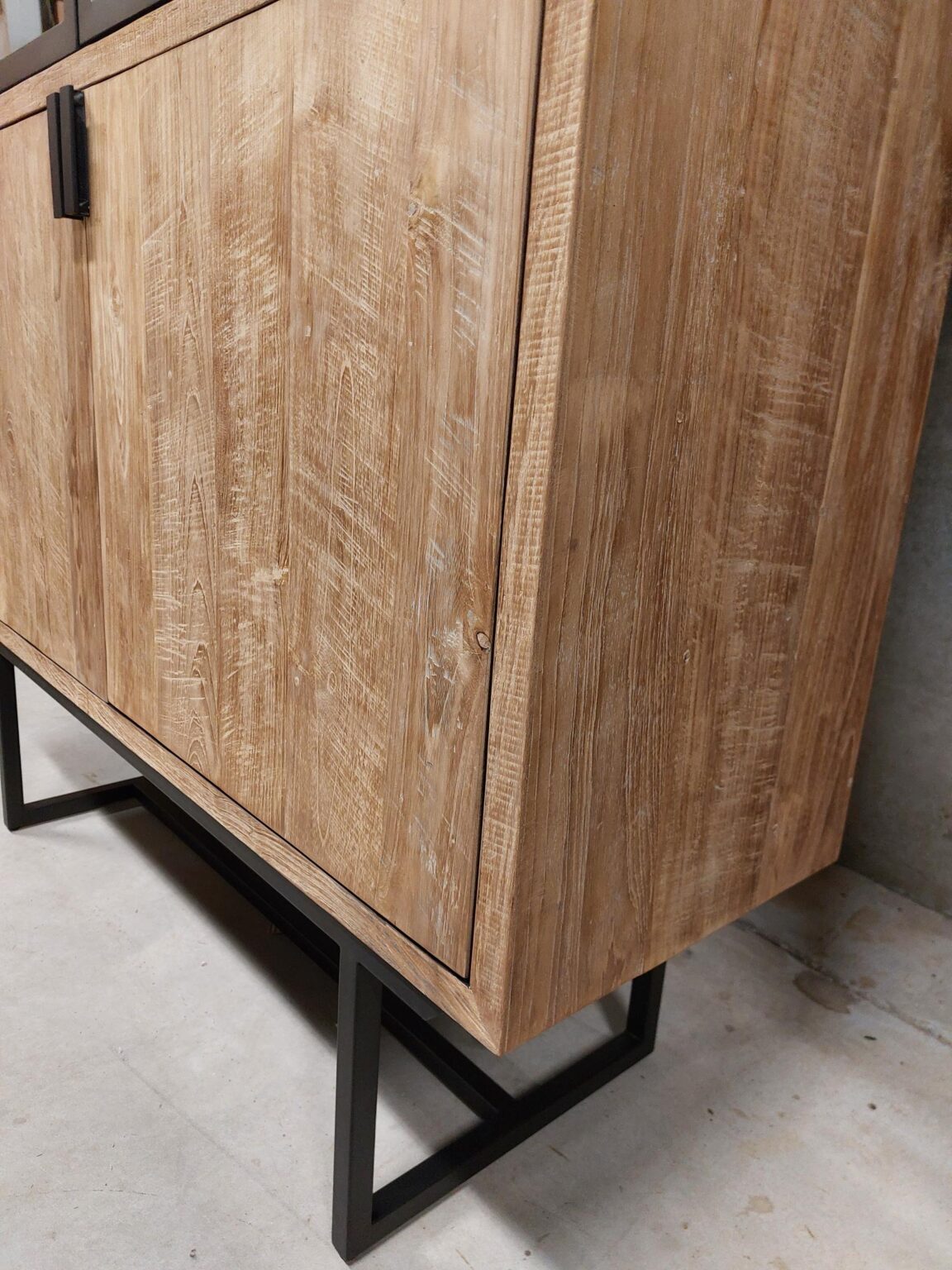 Industriele buffetkast - Specialist in Teak Maatwerk