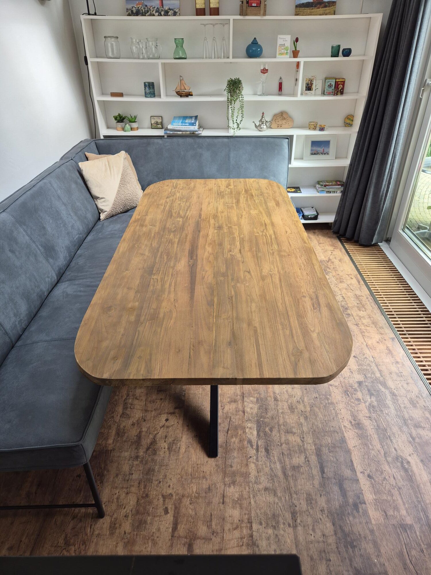 Eettafel met ronde hoeken - Specialist in Teak Maatwerk